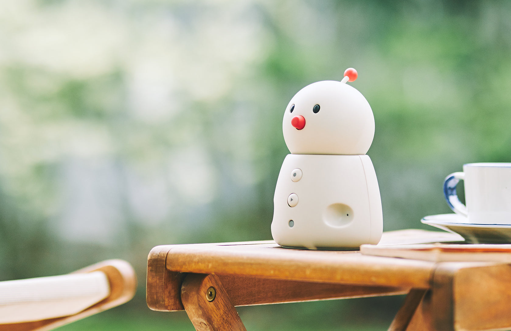 【公式ストア】BOCCO emo（ボッコ エモ）| 照れたり、ムッとしたり、そわそわしたり。 どこか懐かしい未来のファミリーロボット ...